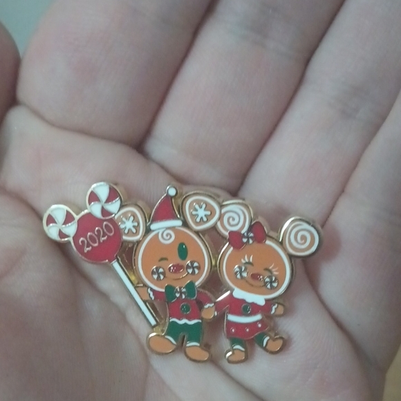 Disney | Accessories | Mickey And Minnie Gingerbread Pin | Poshmark